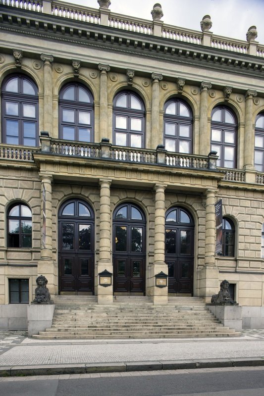 Galerie Rudolfinum | Avantgarde Prague